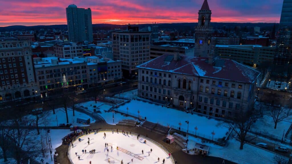 Outdoor Ice Skating Rinks - Massachusetts Office of Travel and Tourism